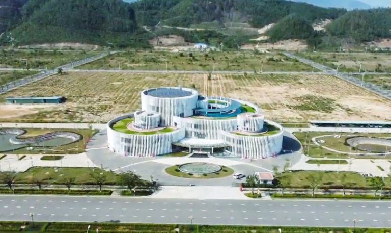 3 High-Tech Parks in Vietnam: Opportunities & Growth Forces